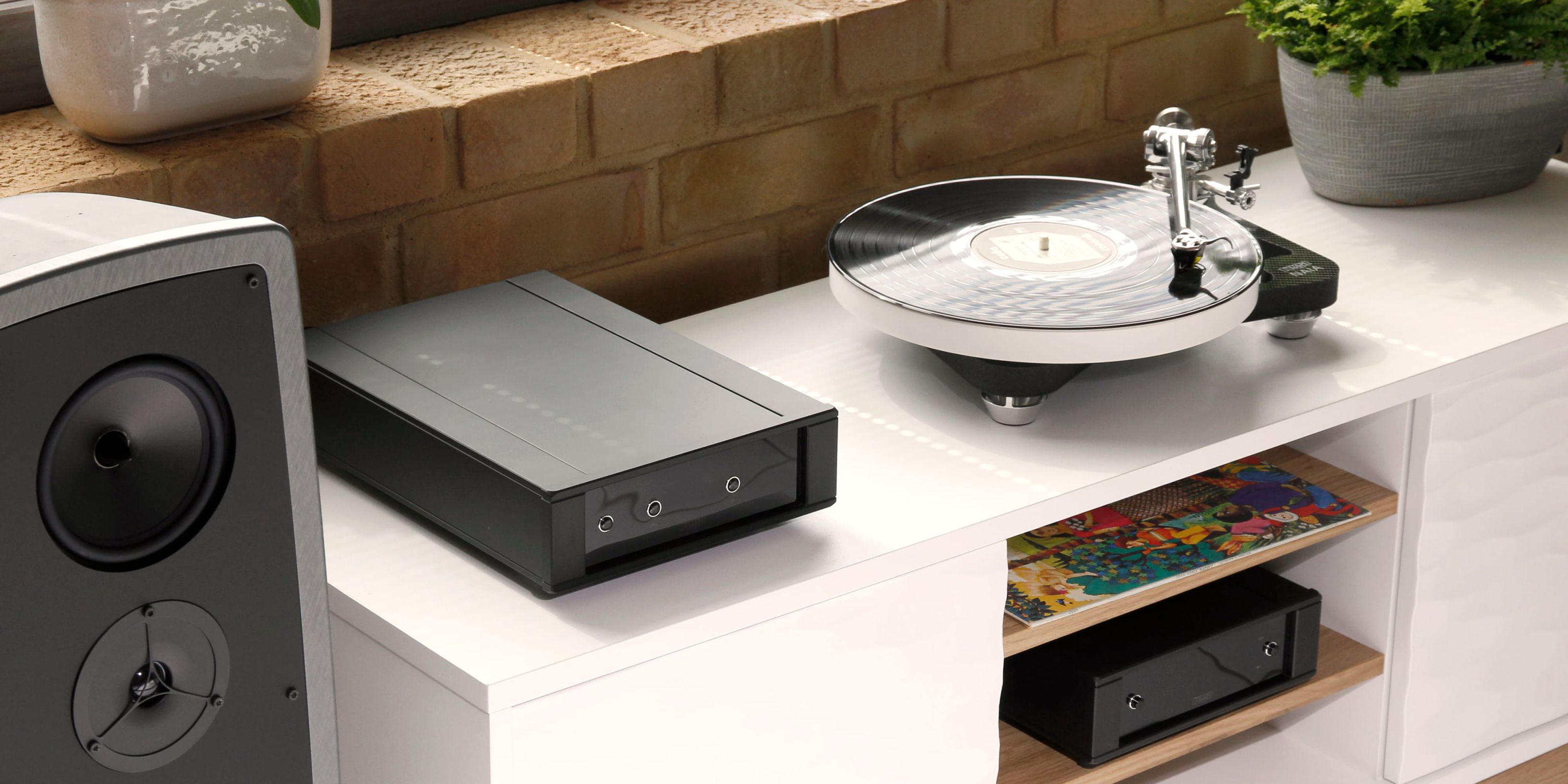 Rega | Naia Turntable - the ultimate Rega turntable