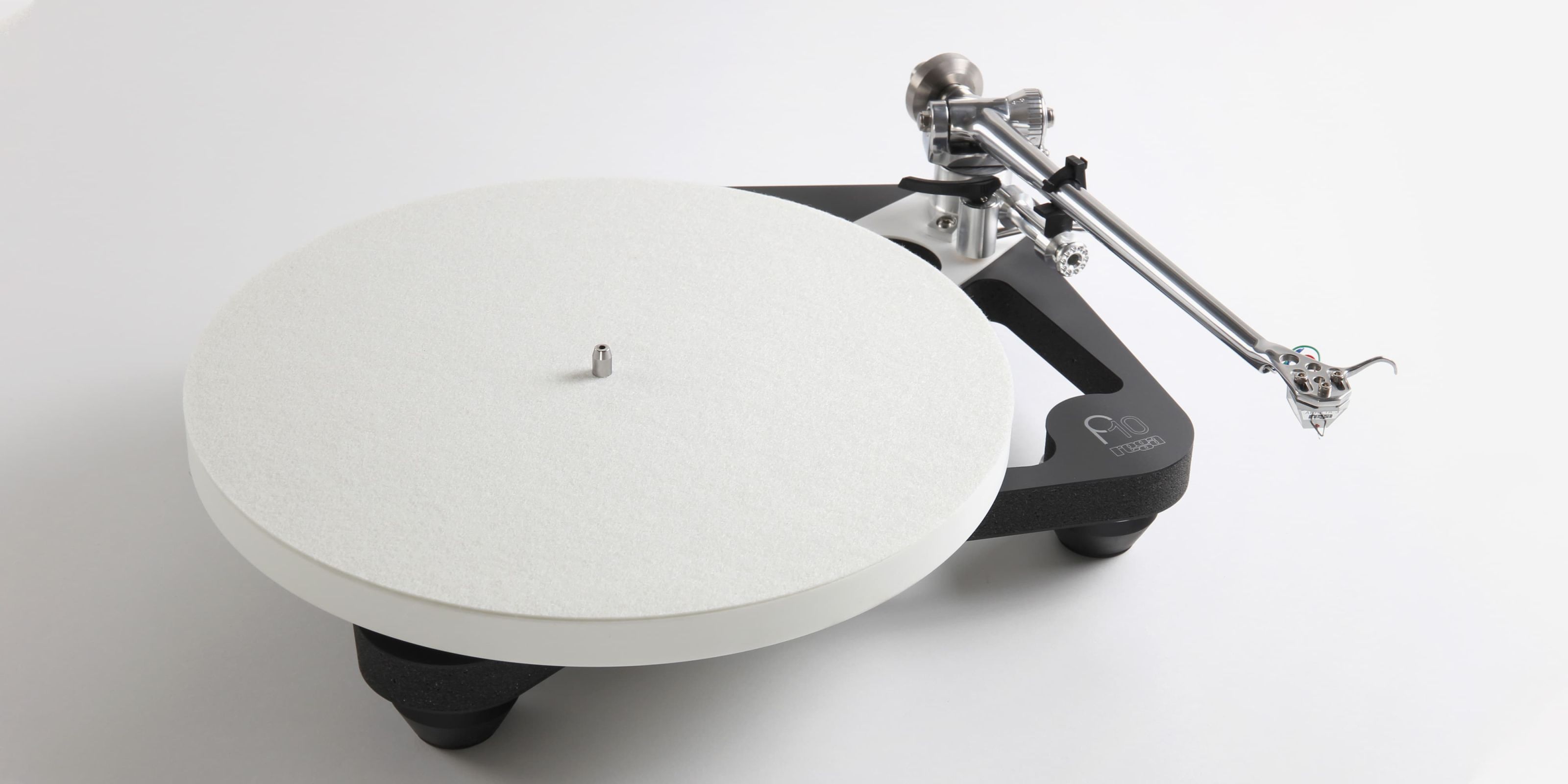 Rega | Planar 10 Turntable