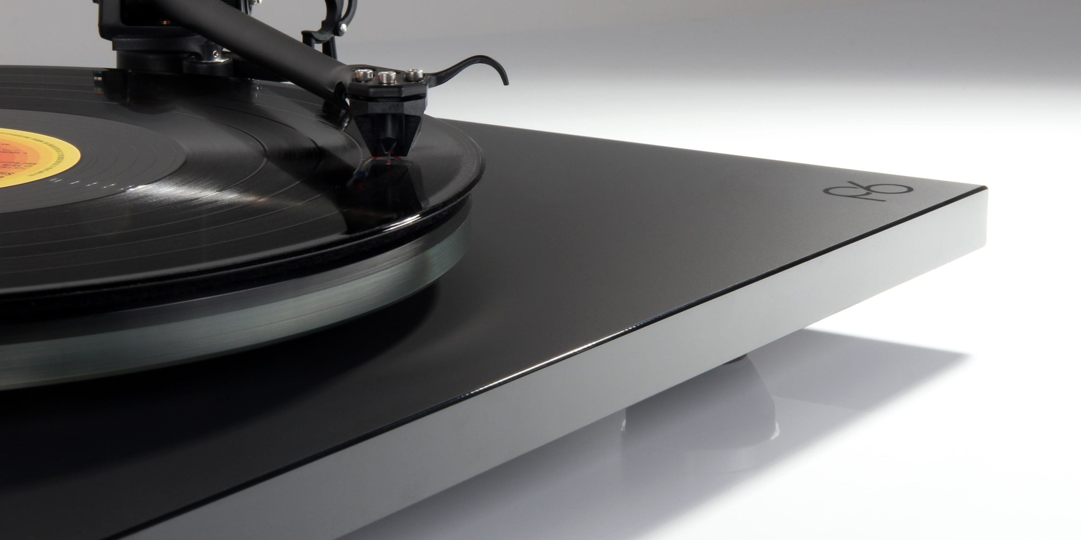 Rega | Planar 6 Turntable