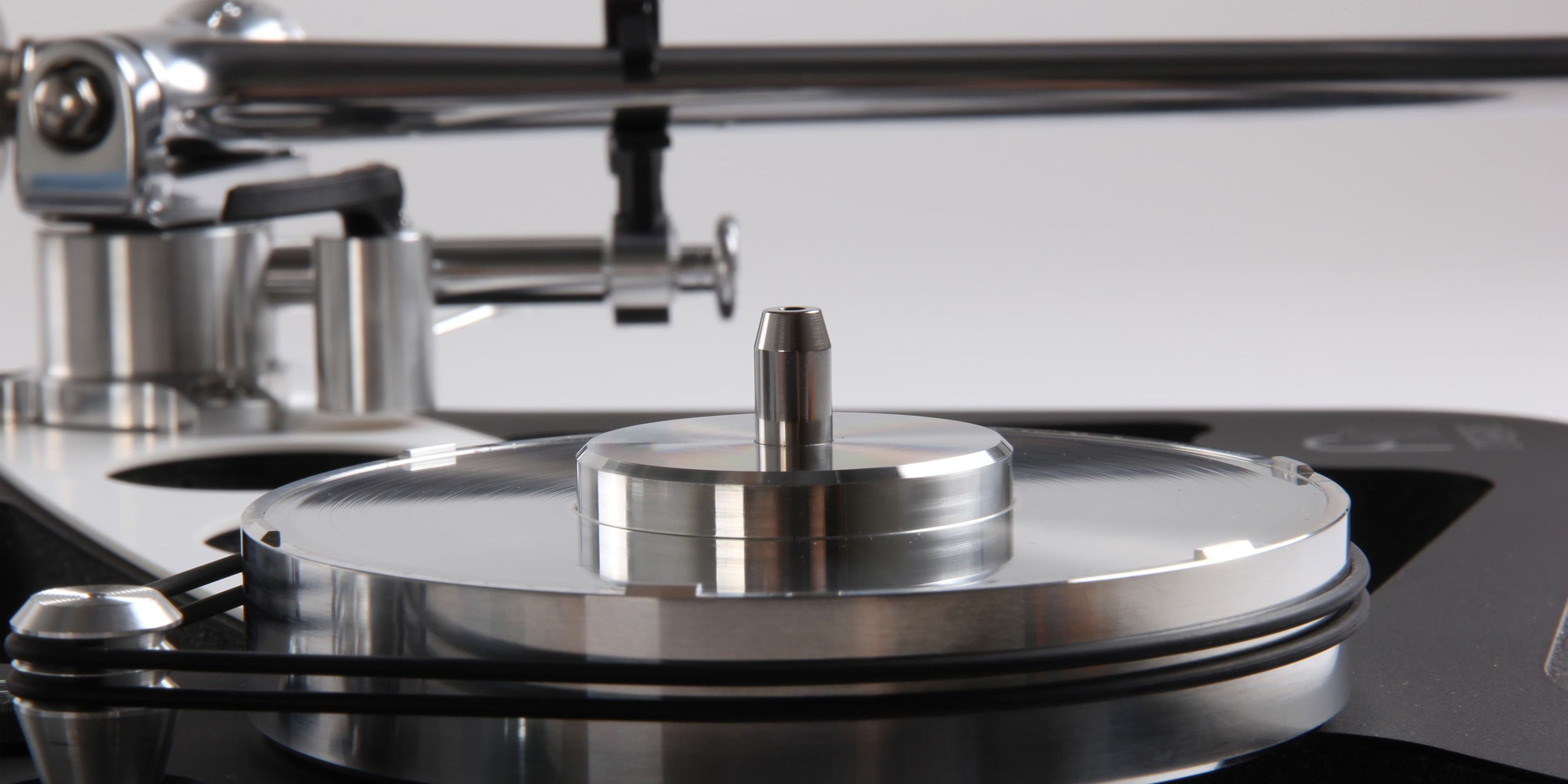 Rega | Planar 10 Turntable